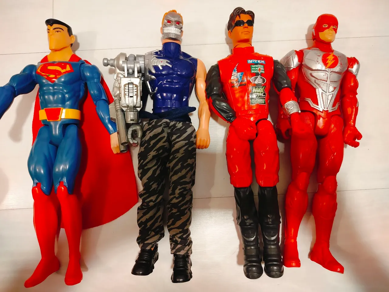 "bonecos super herois" no Brasil
