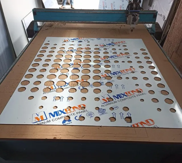 "corte e vinco" no Brasil