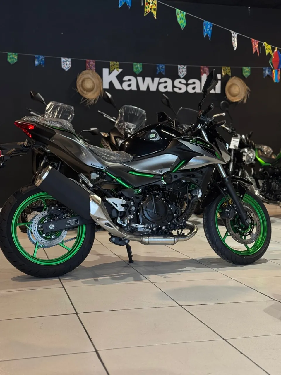 Motos Kawasaki Z 500 no Brasil