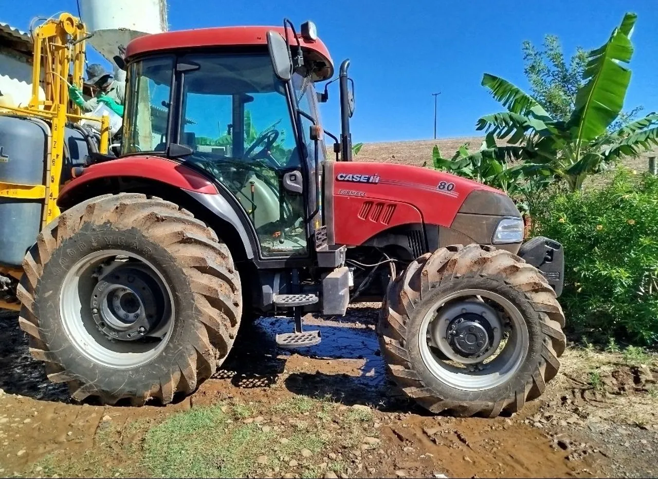 "trator case 80" - Tratores e máquinas agrícolas no Brasil