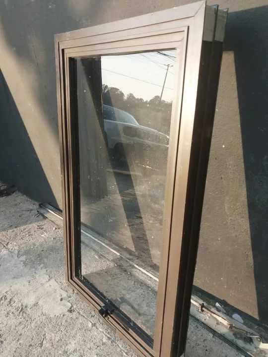 Janela basculante vertical panorâmica linha gold - Portas e Janelas ...