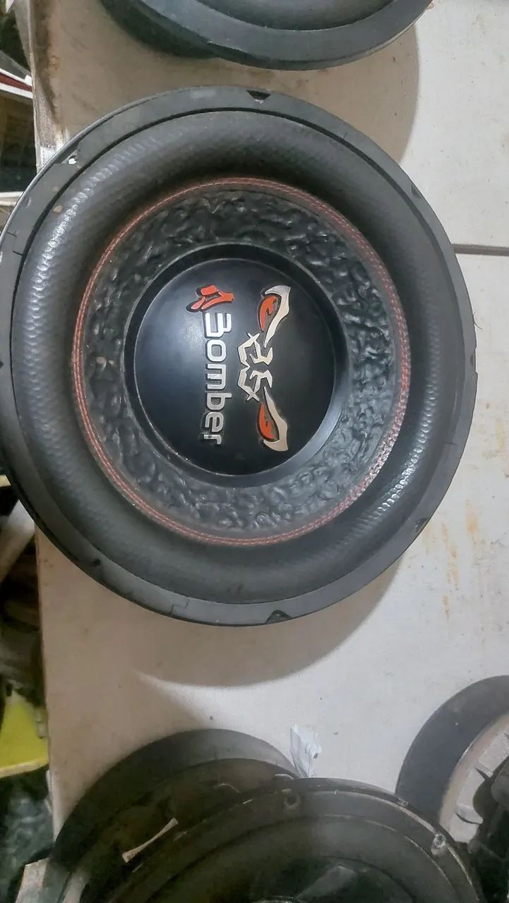 Subwoofer Bomber 1200rms 12 polegadas - Carros, vans e utilitários - Setor Habitacional Pôr do ...