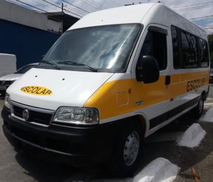 "carro escolar" no Brasil