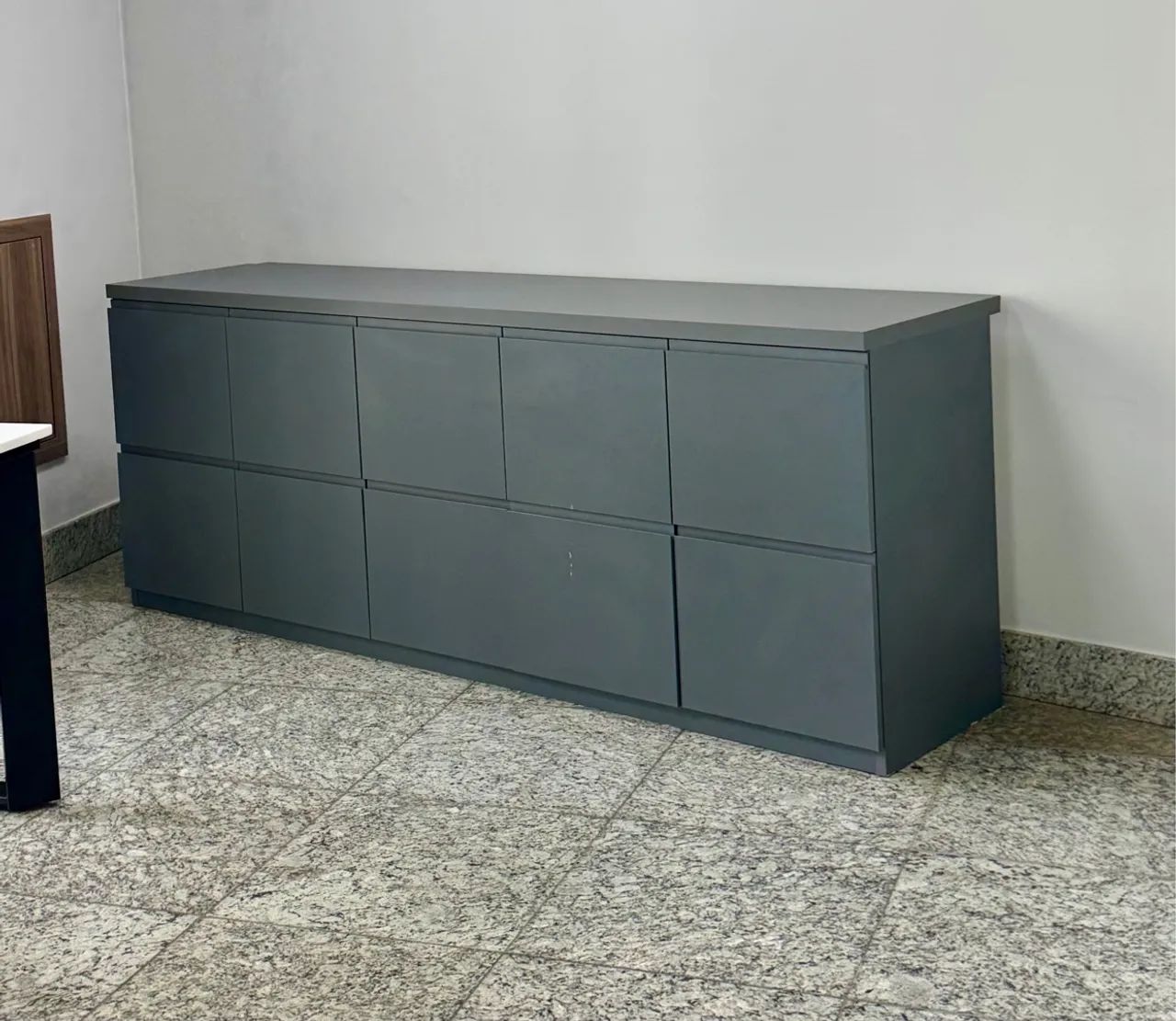 Rack em mdf cinza com 10 gavetas / gaveteiro - Racks e Painéis - Vila ...