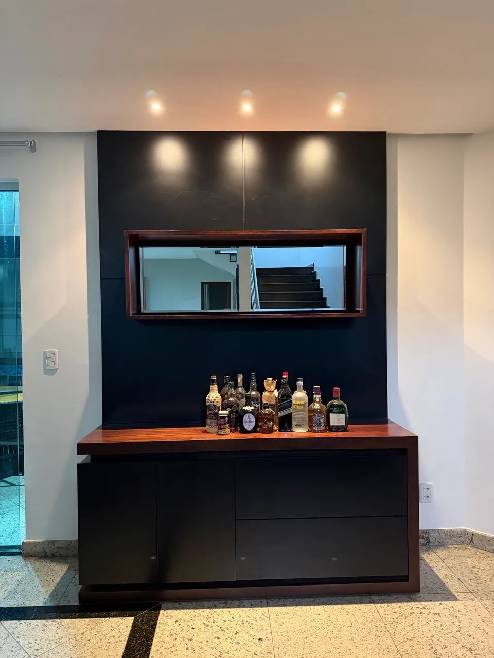 Bar MDF preto espelho e Led - Racks e Painéis - Residencial Granville ...
