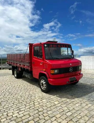 Mb 710 Plus carroceria 2011 - Caminhões - Brazópolis 1218064140 | OLX