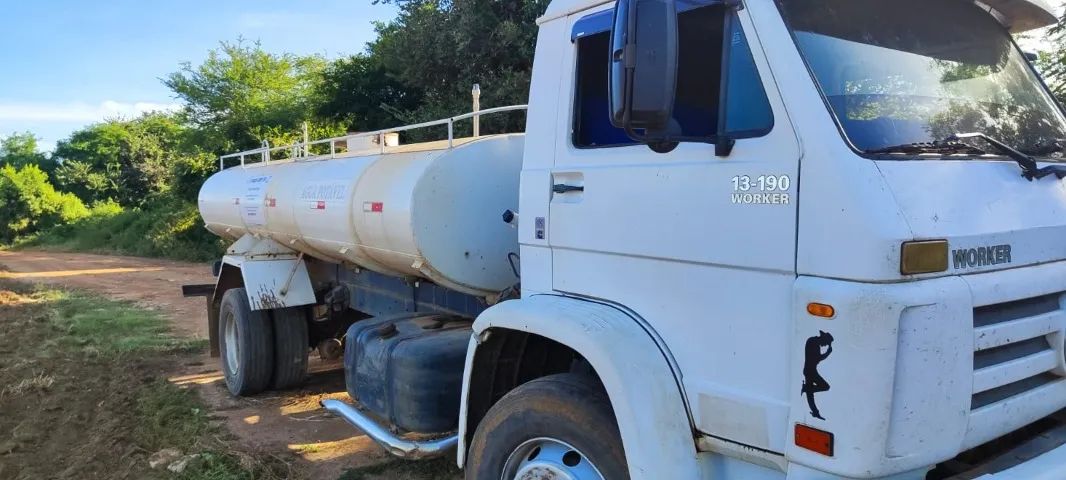 caminhão pipa - Caminhões - Catolé do Rocha 1403863202 | OLX