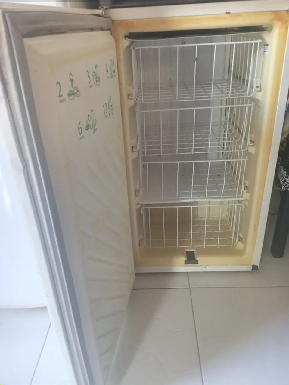 "freezer-pequeno" - Geladeiras e Freezers no Brasil