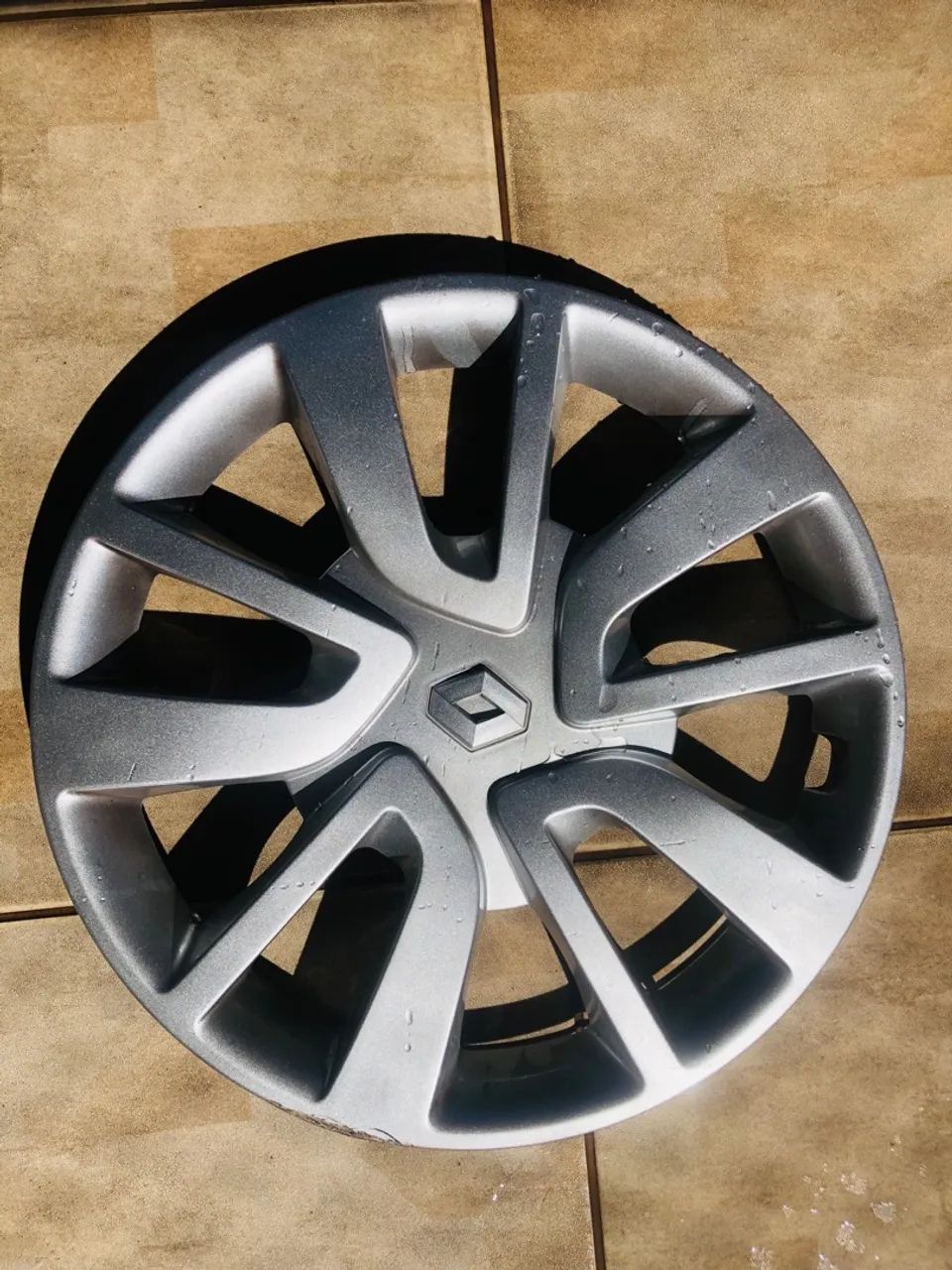 Calota Renault Original - Ótimo estado! - Peças para carros, vans e ...