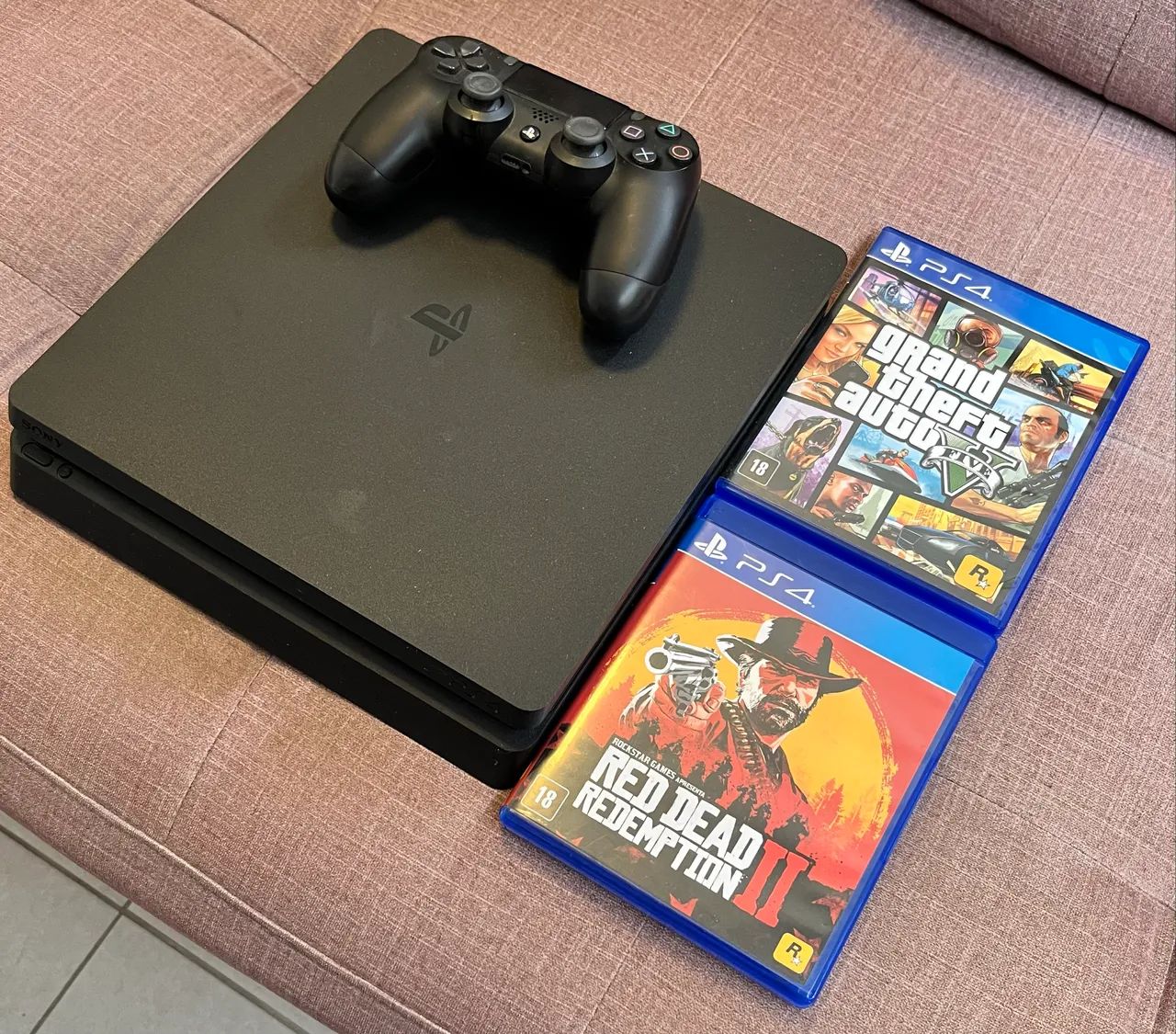 PS4 Slim 1TB em perfeito estado + 1 Controle + GTA V + RED DEAD 2 ...