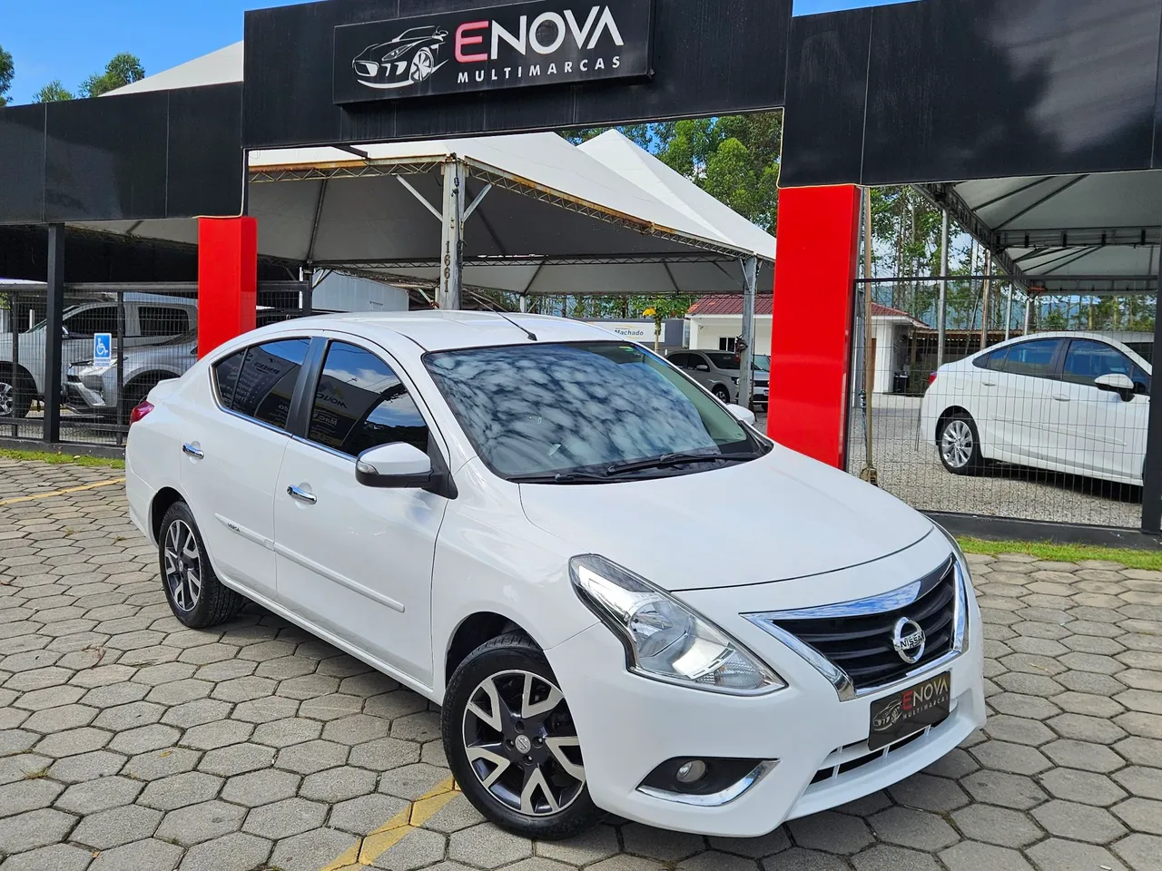 NISSAN VERSA 2017 Usados e Novos