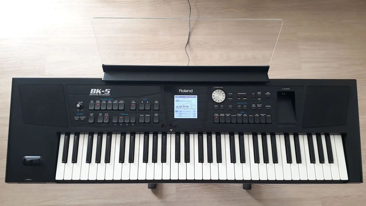 Teclado Roland BK5 impecável - Instrumentos musicais - Santa Felicidade, Curitiba 1400861907 | OLX