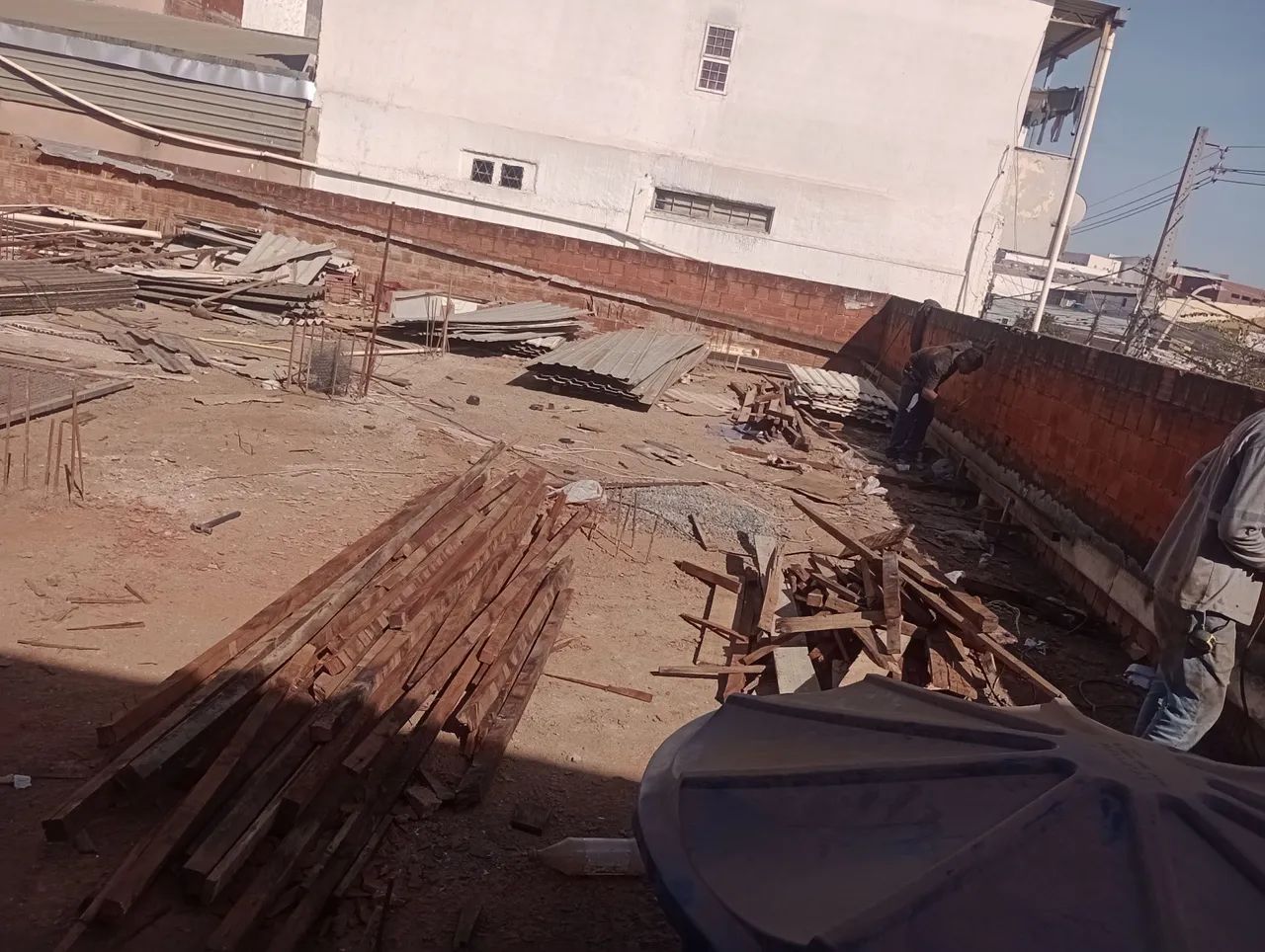 Ops sou mestre de obra vai construir só me chama q eu faço tua obra ...