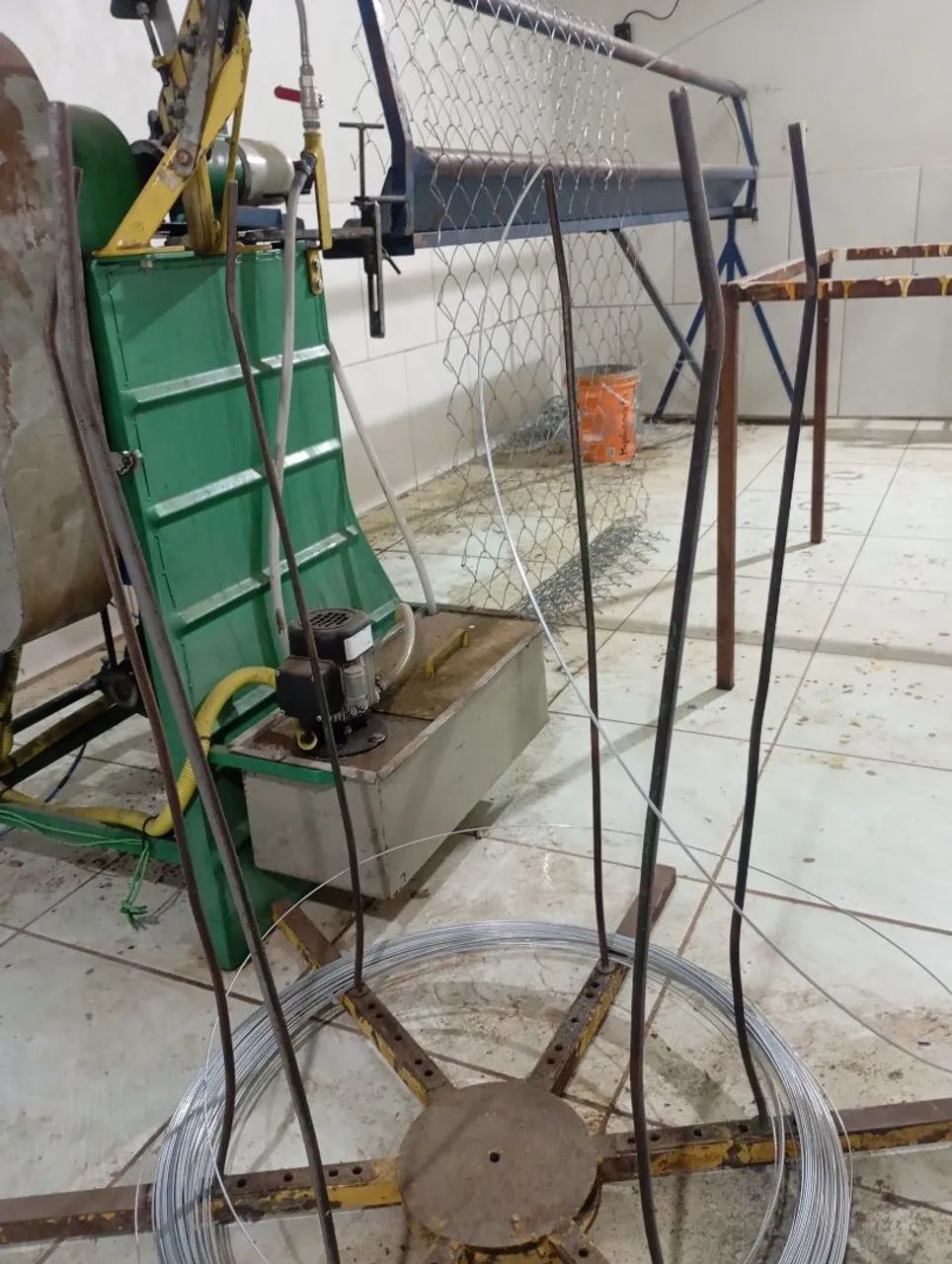 Máquina de fabricar tela de alambrado - Máquinas para produção ...