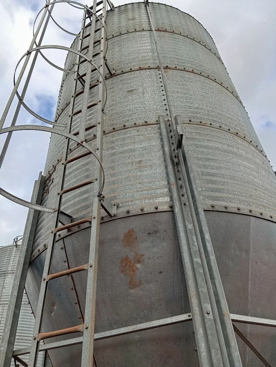 "tonel metal" no Brasil