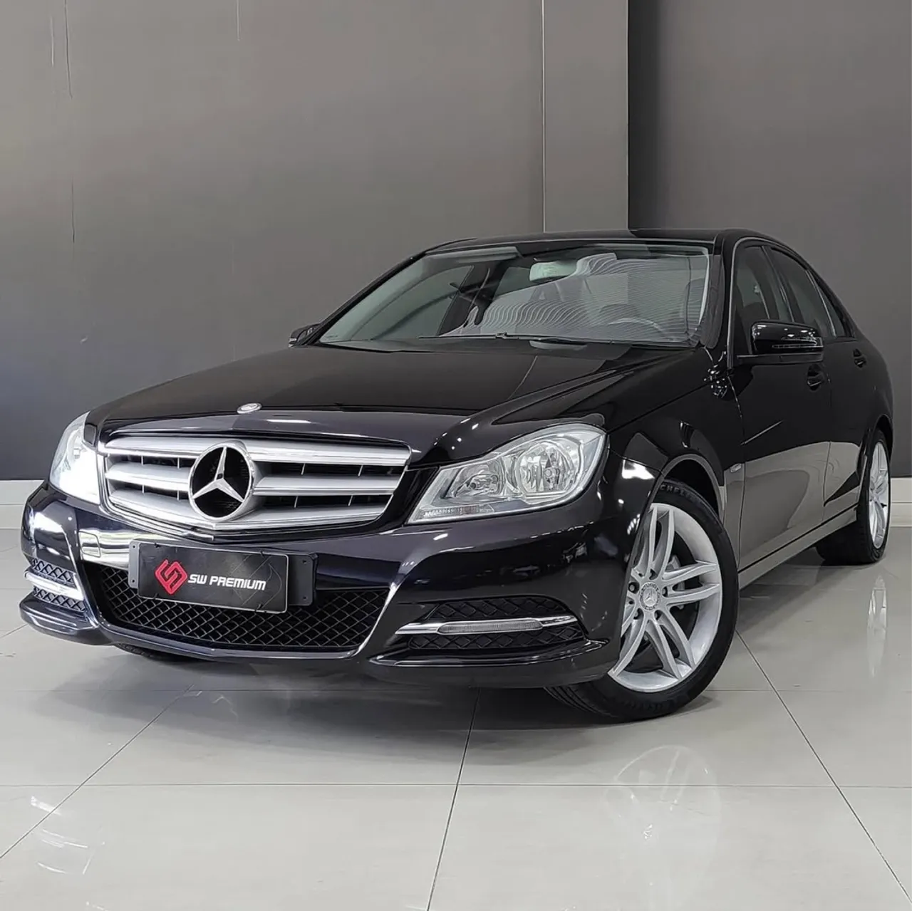 MERCEDES-BENZ C-180 2012 Usados e Novos