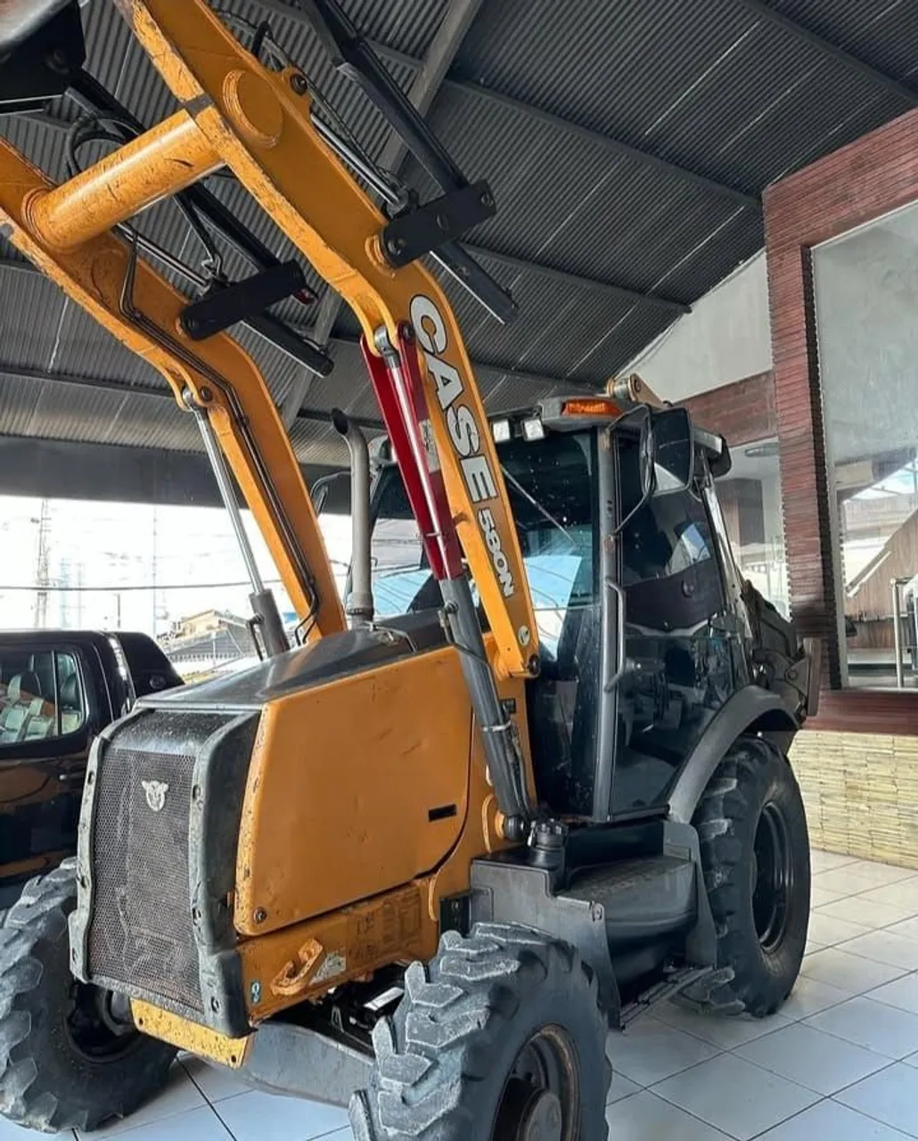 "retroescavadeira" - Máquinas pesadas para construção no Brasil