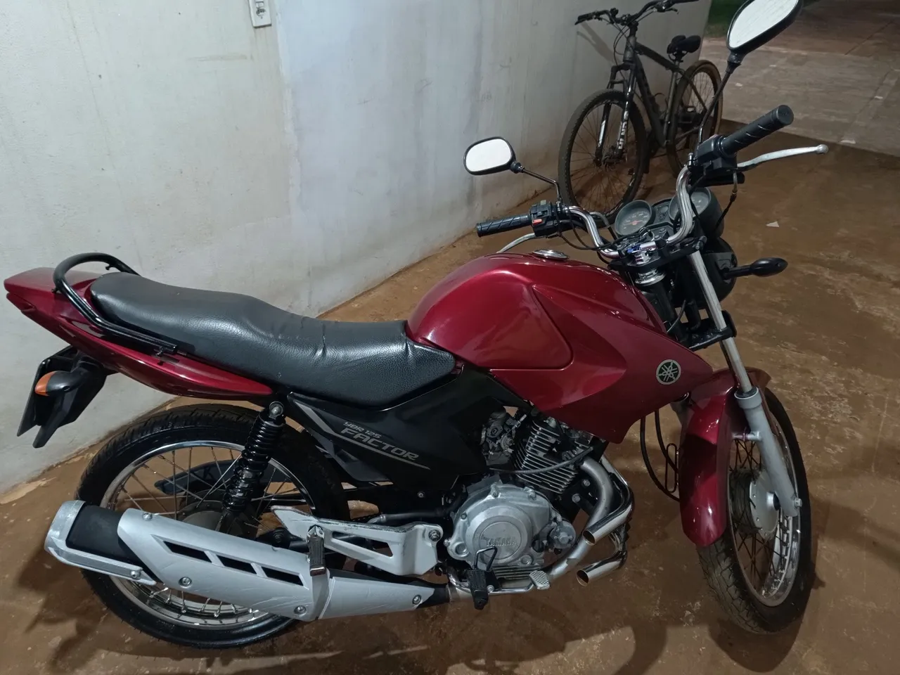 Motos YAMAHA FACTOR 2011 no Brasil