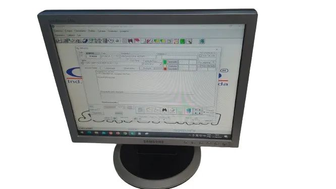 "monitor samsung 13 polegadas" no Brasil