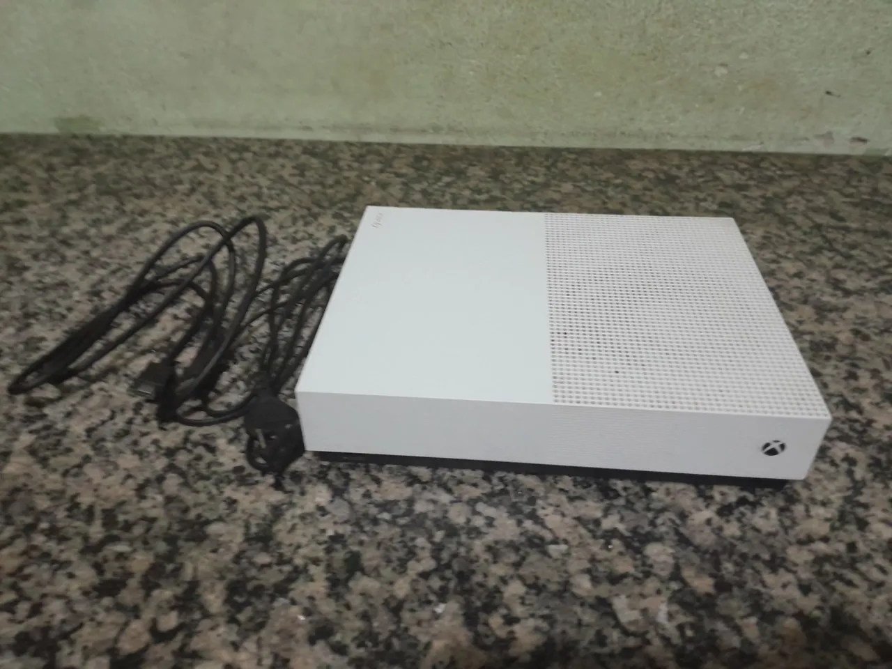 "xbox one s all digital" - Consoles de Vídeo Game no Brasil
