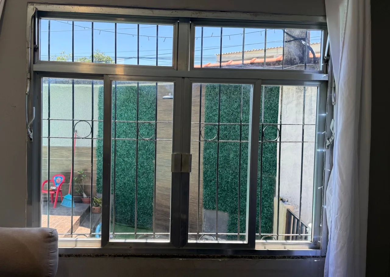 Janela de Alumínio + Grade - Portas e Janelas - Fanchem, Queimados ...
