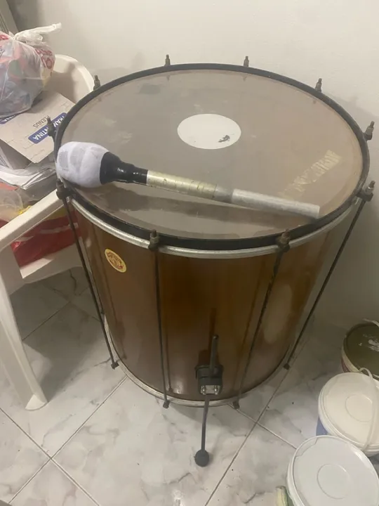 "instrumentos surdo" - Instrumentos musicais no Brasil
