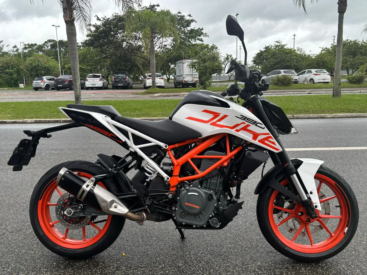 Motos KTM DUKE 390 no Brasil