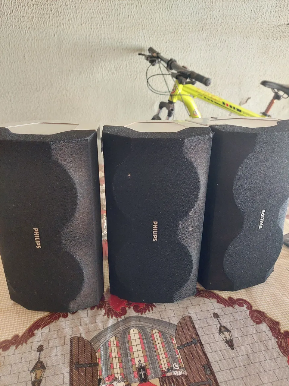 "som surround" no Brasil