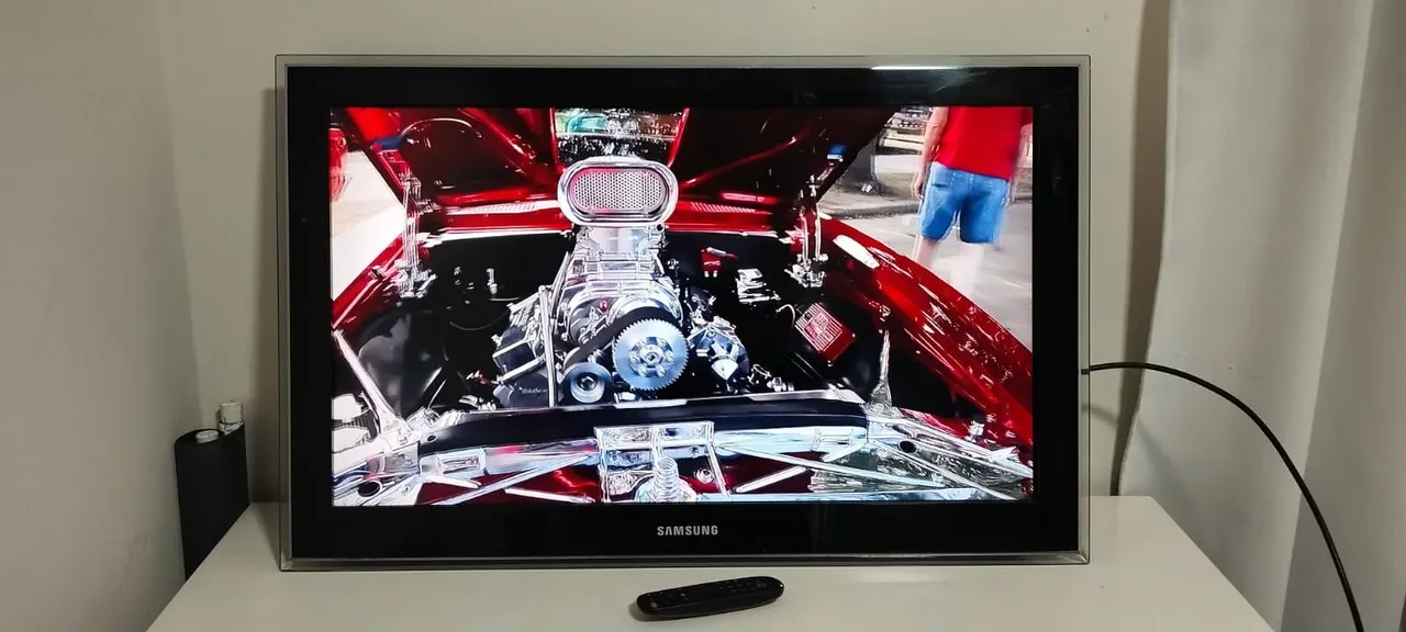 32 polegadas em Curitiba e região, PR