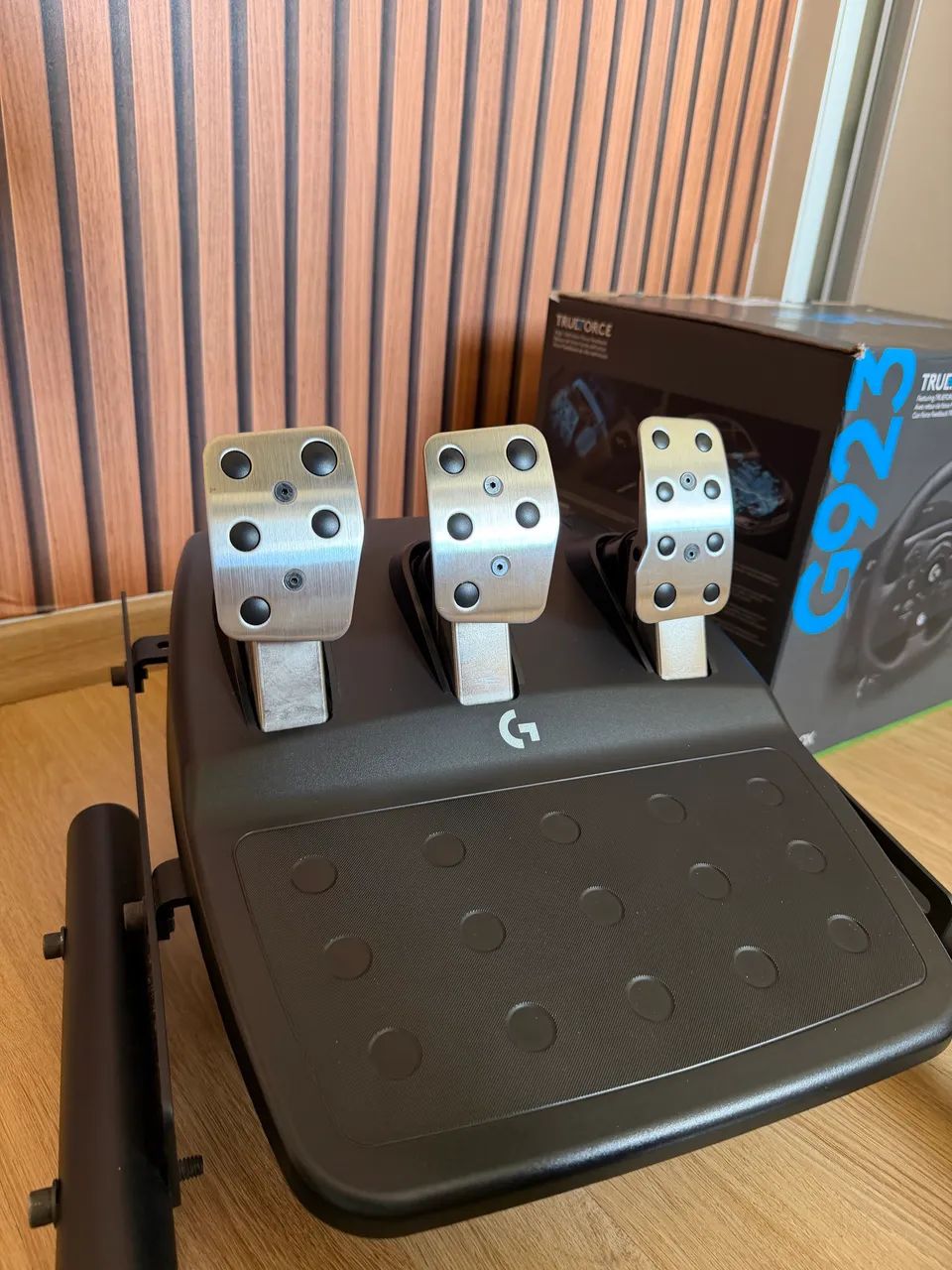 Volante Logitech G923 para Xbox e Pc + Cockpit Extreme SimRacing ...