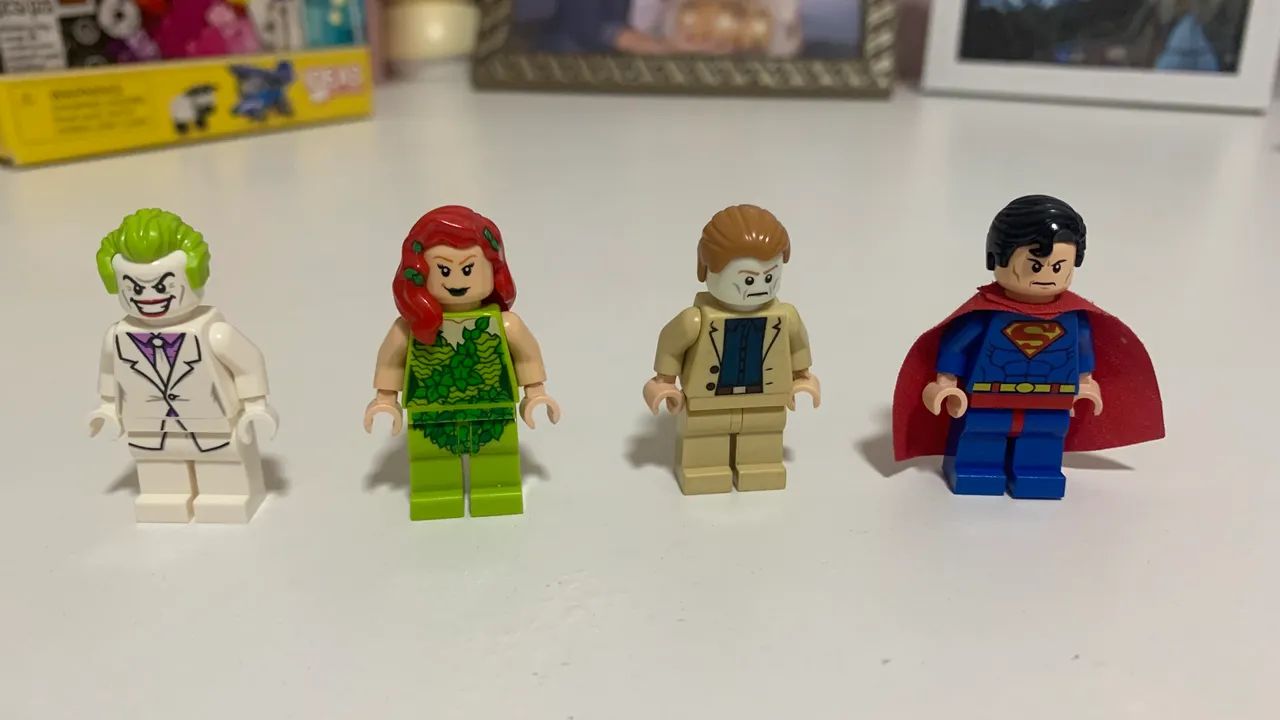 LEGO DC - Lote com 8 Minifigures Batman, Superman, Coringa e Vilões ...