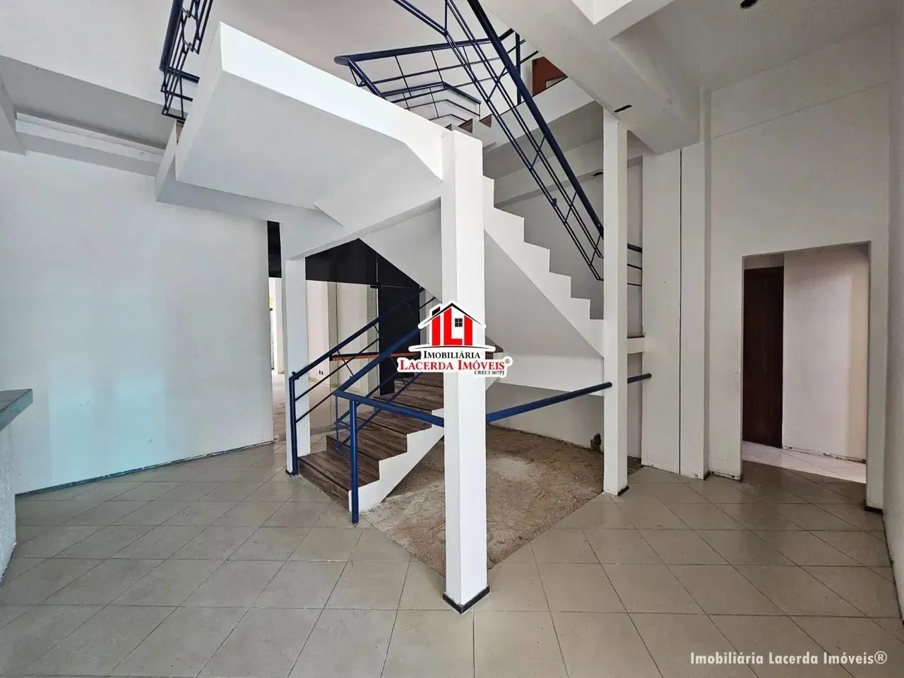 Prédio Comercial no Planalto med 1000m² com térreo + 1 andar/ Tem Poço ...