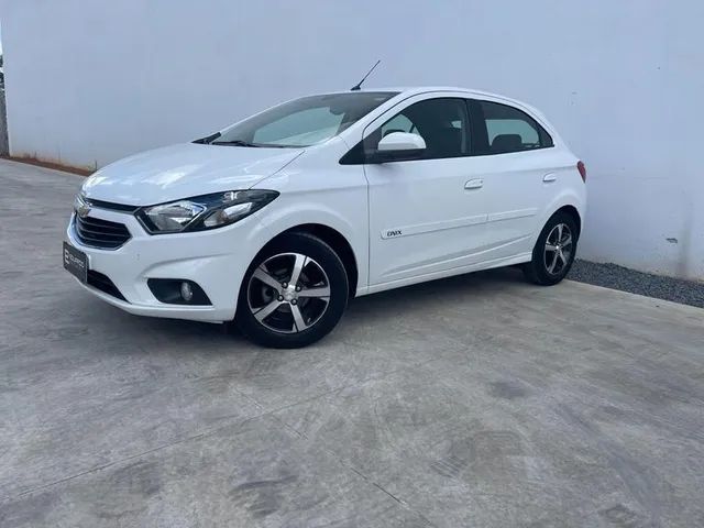CHEVROLET ONIX 2018 Usados e Novos