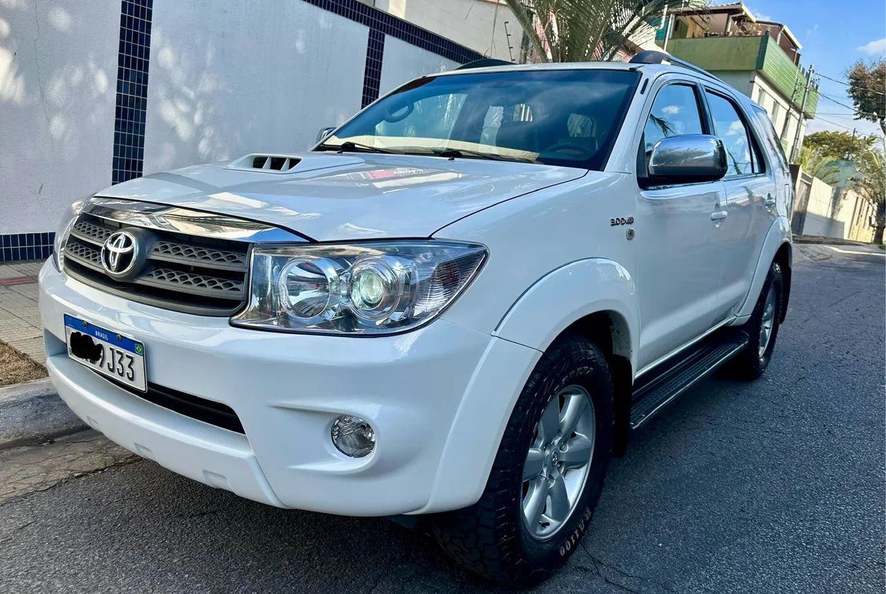 TOYOTA HILUX 2010 Usados e Novos