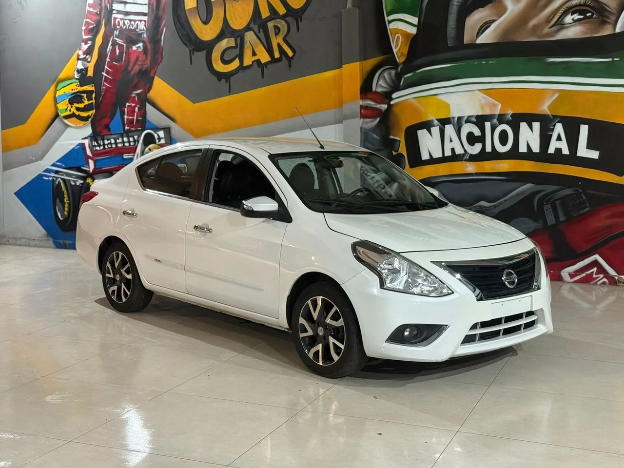 NISSAN VERSA 2017 Usados e Novos