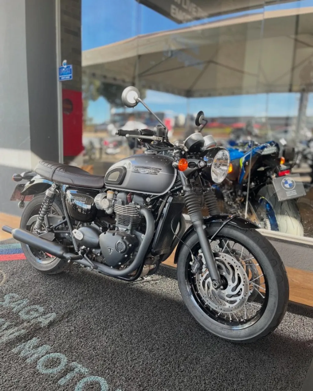 Motos TRIUMPH BONNEVILLE T120 BLACK em Goiânia, Anápolis e região, GO