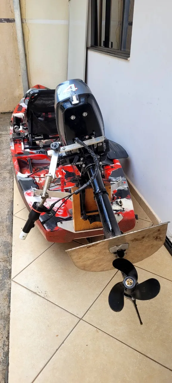 "caiaques com motor" no Brasil