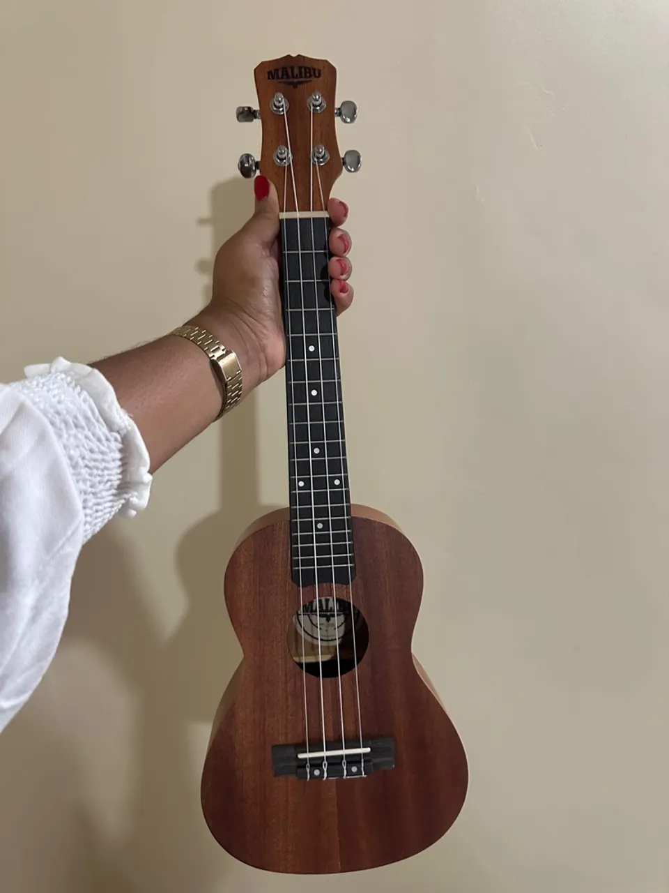 "instrumento ukulele" - Instrumentos musicais no Brasil
