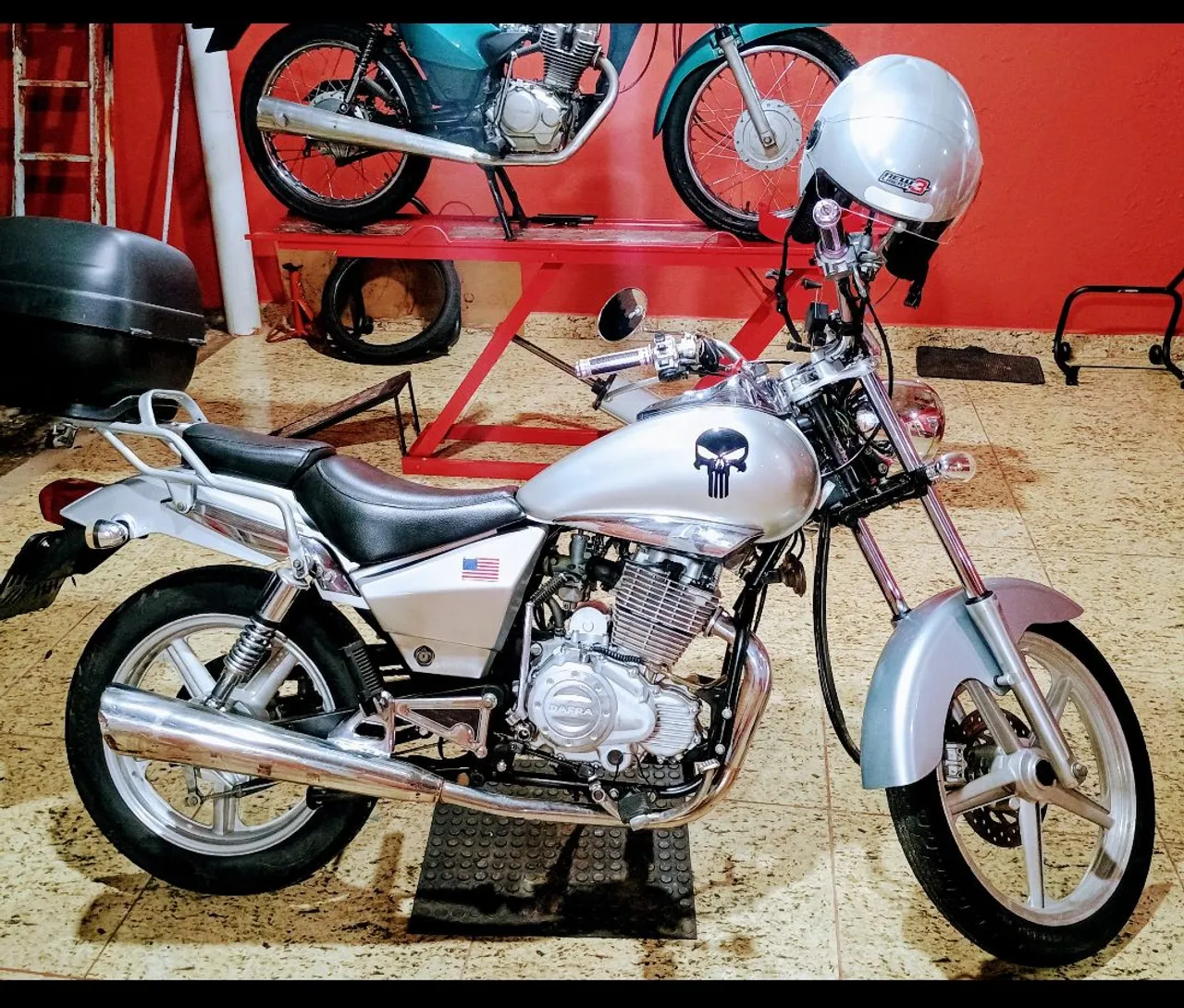 Motos DAFRA KANSAS no Brasil