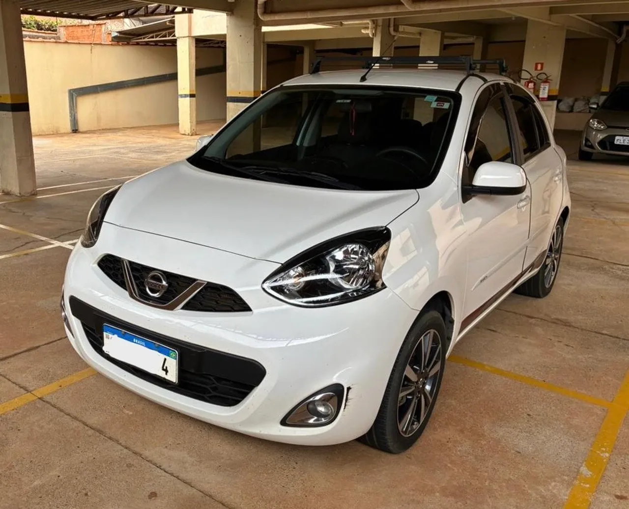 "nissan march cambio automatico" - Carros Usados e Novos à venda