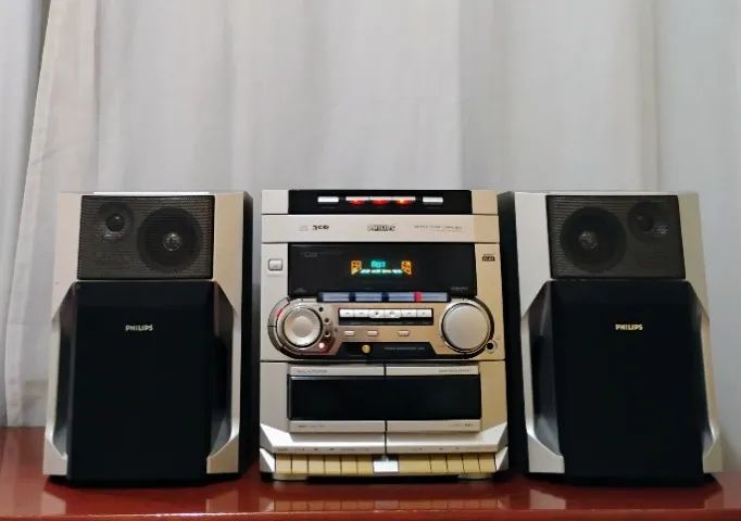 System Philips FW-C250 + Caixas Acústicas. * Só Funciona o Rádio e a ...