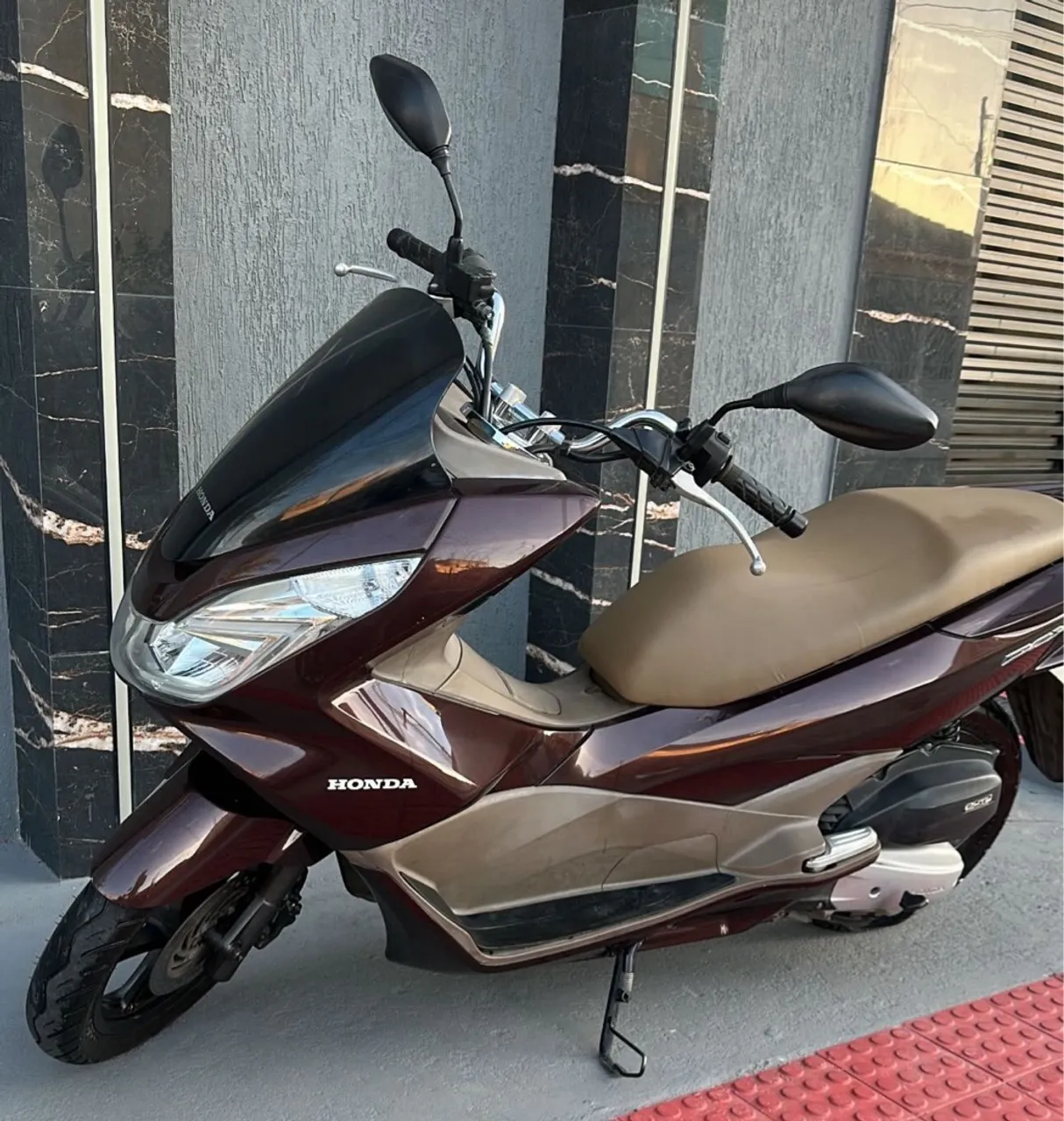 Motos HONDA PCX no Brasil