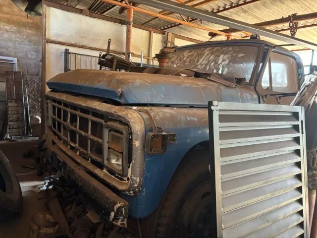 Caminhão Ford F11000 - Caminhões - Paraisópolis 1390917417 | OLX