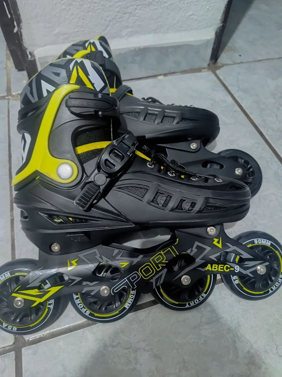 Patins profissional inline abec 9 tamanho: 36 ao 42 - Esportes Sobre ...