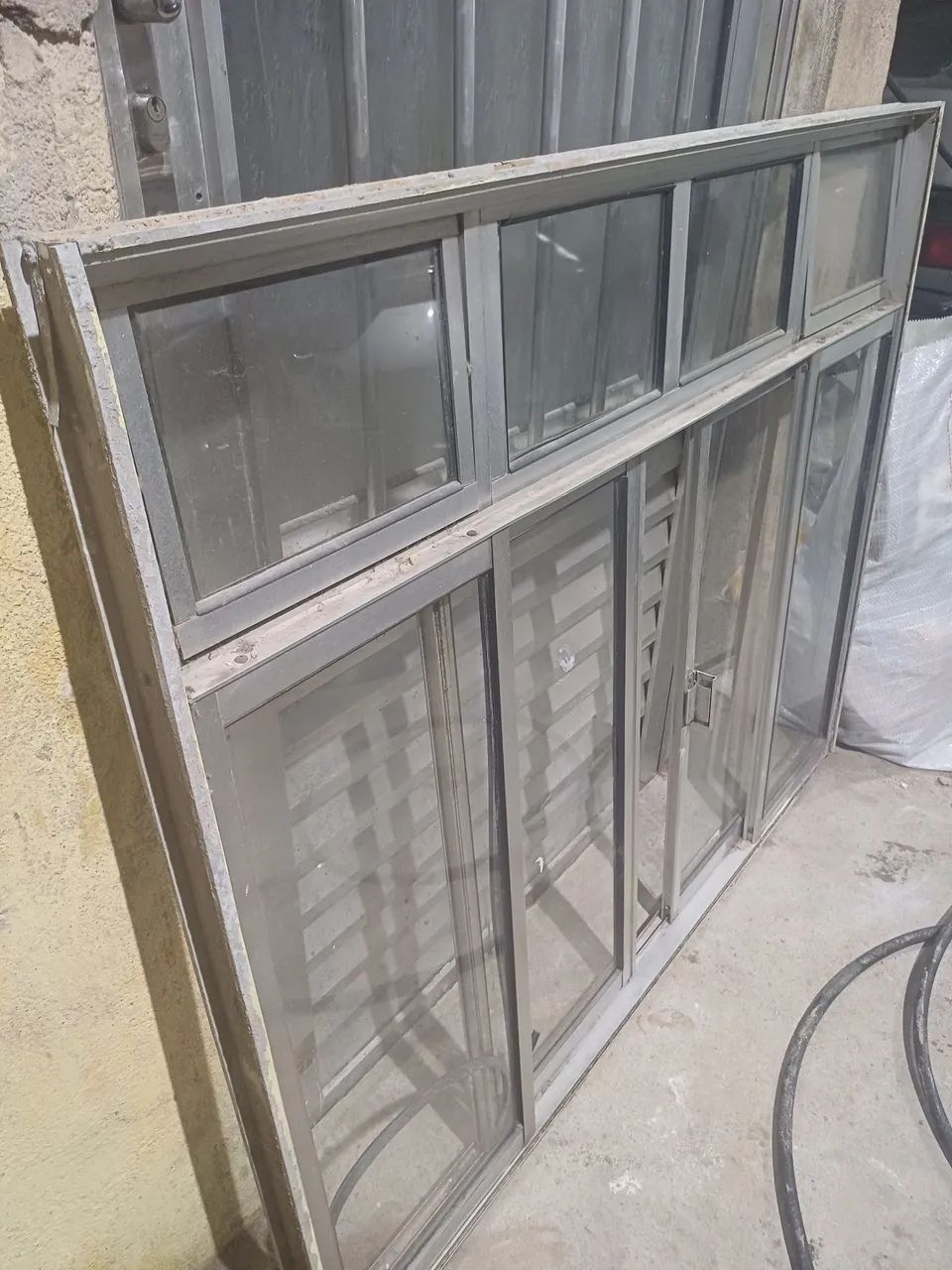 Janela de alumínio altura 97/ largura 118 lado direito - Portas e ...