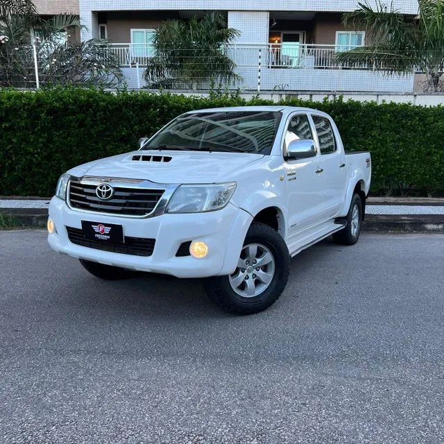 TOYOTA HILUX 2015 Usados e Novos