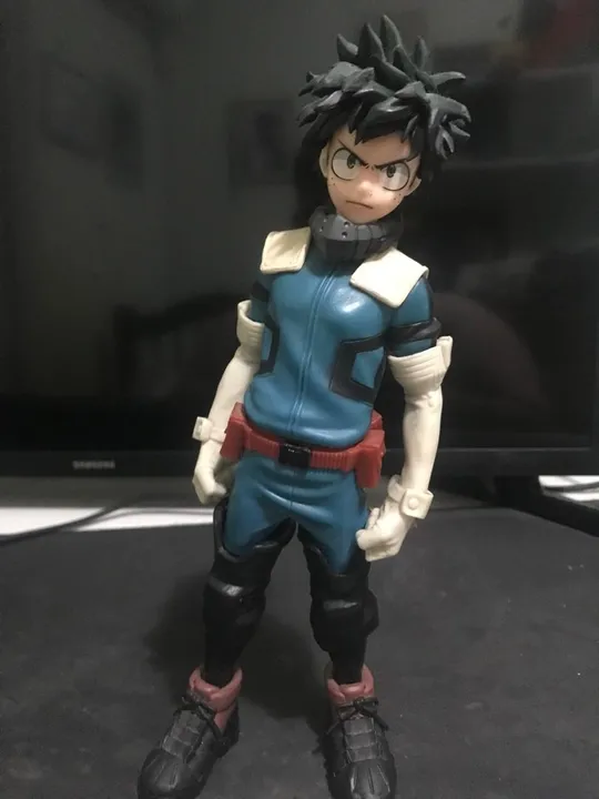 "boneco midoriya" no Brasil