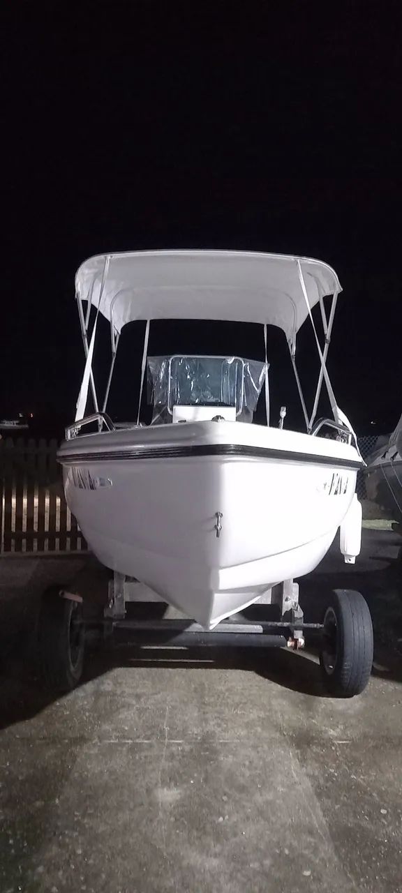 BARCO 17.7 PES. MOTOR EVINRUDE E-TEC 50HP. UNICO DONO. - Barcos e aeronaves - Fazenda Penedo ...