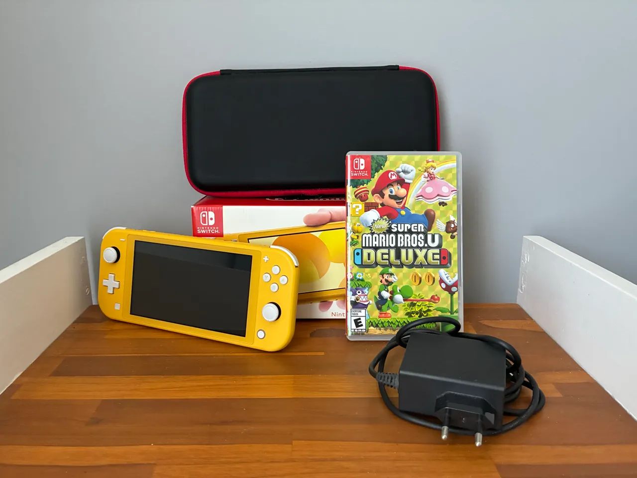 Nintendo Switch Lite Semi-Novo + New Super Mario Bros. U Deluxe ...