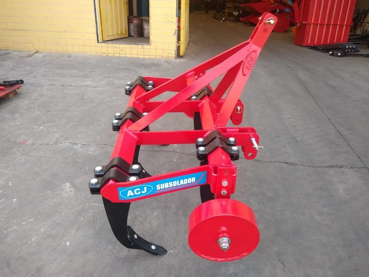 "trator arado" - Tratores e máquinas agrícolas no Brasil